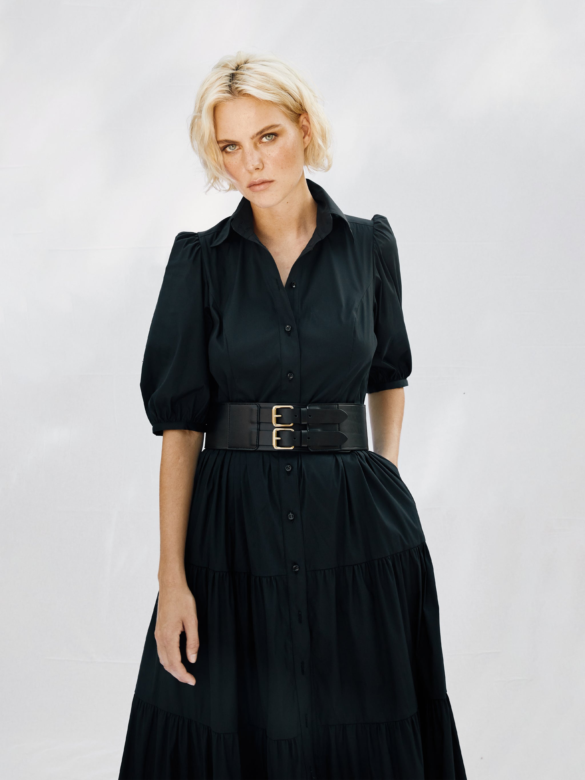 Cacey Svart Maxiklänning - Andiata – Andiata